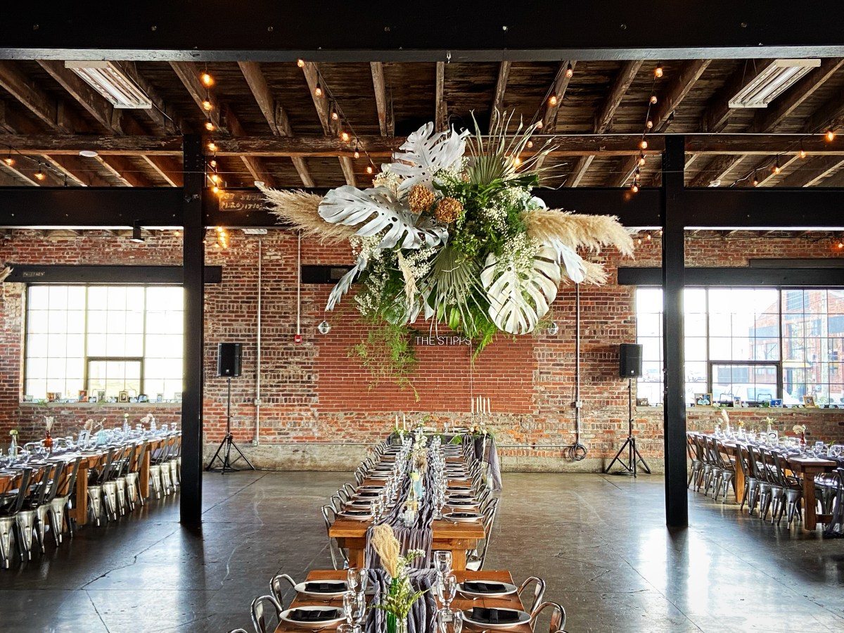 Mr + Mrs Stipp – Emily's Backyard Blooms